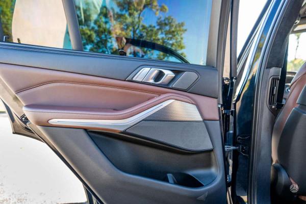 Melns BMW X5 2020 Kauņa, ar dzinēja tilpumu 3.00 L un nobraukumu 72 tūkst. km par 47000 €, foto 8 vietnē AUTOMOTO.COM.LV