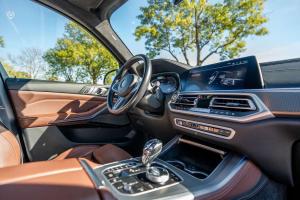 Черный БМВ Х5 2020 в Каунас, объемом двигателя 3.00 л и пробегом 72 тыс. км за 47000 €, фото 11 на AUTOMOTO.COM.LV