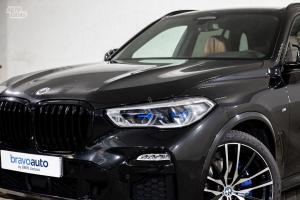 Black BMW X5 2020 in Vilnius, with an engine capacity of 3.00 L and mileage of 174 thousand km for 43991 €, photo 3 on AUTOMOTO.COM.LV
