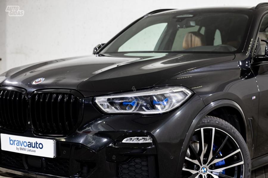 Black BMW X5 2020 in Vilnius, with an engine capacity of 3.00 L and mileage of 174 thousand km for 43991 €, photo 3 on AUTOMOTO.COM.LV