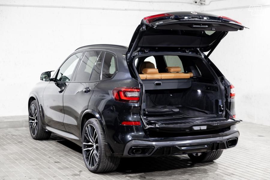 Black BMW X5 2020 in Vilnius, with an engine capacity of 3.00 L and mileage of 174 thousand km for 43991 €, photo 15 on AUTOMOTO.COM.LV