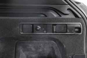Black BMW X5 2020 in Vilnius, with an engine capacity of 3.00 L and mileage of 174 thousand km for 43991 €, photo 17 on AUTOMOTO.COM.LV