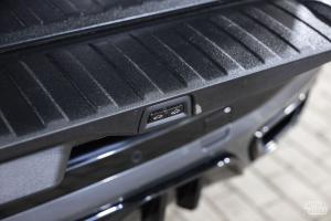 Black BMW X5 2020 in Vilnius, with an engine capacity of 3.00 L and mileage of 174 thousand km for 43991 €, photo 18 on AUTOMOTO.COM.LV