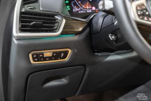 Black BMW X5 2020 in Vilnius, with an engine capacity of 3.00 L and mileage of 174 thousand km for 43991 €, photo 21 on AUTOMOTO.COM.LV