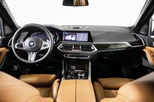 Black BMW X5 2020 in Vilnius, with an engine capacity of 3.00 L and mileage of 174 thousand km for 43991 €, photo 29 on AUTOMOTO.COM.LV