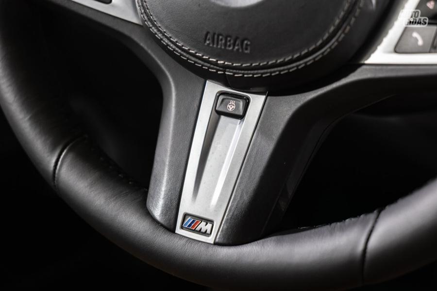 Black BMW X5 2020 in Vilnius, with an engine capacity of 3.00 L and mileage of 174 thousand km for 43991 €, photo 32 on AUTOMOTO.COM.LV