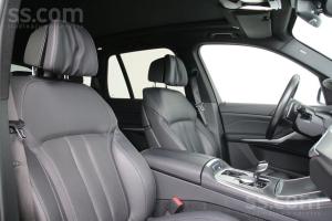 Black BMW X5 2021 in Riga, with an engine capacity of 3.00 L and mileage of 84 thousand km for 56900 €, photo 13 on AUTOMOTO.COM.LV
