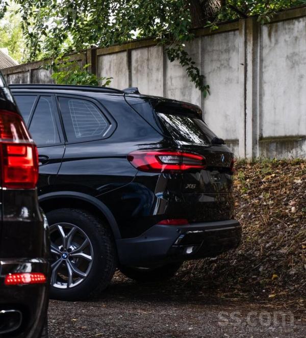 Melns BMW X5 2021 Rīga, ar dzinēja tilpumu 3.00 L un nobraukumu 80 tūkst. km par 45000 €, foto 3 vietnē AUTOMOTO.COM.LV
