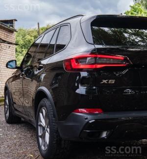 Melns BMW X5 2021 Rīga, ar dzinēja tilpumu 3.00 L un nobraukumu 80 tūkst. km par 45000 €, foto 4 vietnē AUTOMOTO.COM.LV
