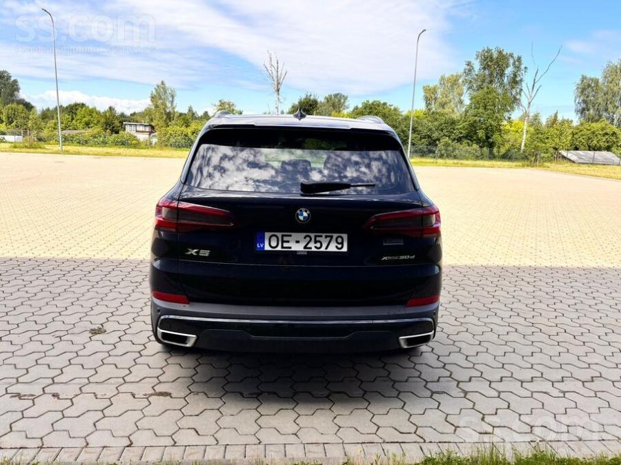 Melns BMW X5 2021 Rīga, ar dzinēja tilpumu 3.00 L un nobraukumu 157 tūkst. km par 39990 €, foto 4 vietnē AUTOMOTO.COM.LV