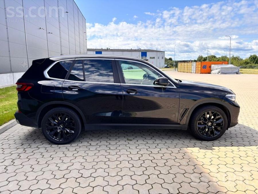 Melns BMW X5 2021 Rīga, ar dzinēja tilpumu 3.00 L un nobraukumu 157 tūkst. km par 39990 €, foto 6 vietnē AUTOMOTO.COM.LV
