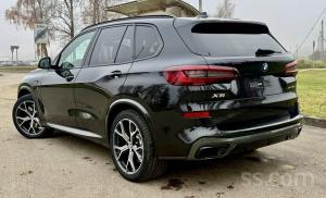 Melns BMW X5 2021 Rīga, ar dzinēja tilpumu 3.00 L un nobraukumu 157 tūkst. km par 51990 €, foto 3 vietnē AUTOMOTO.COM.LV