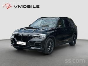 Melns BMW X5 2021 Rīga, ar dzinēja tilpumu 3.00 L un nobraukumu 45 tūkst. km par 53900 €, foto  vietnē AUTOMOTO.COM.LV