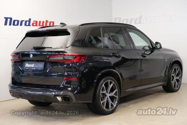 Black BMW X5 2021 in Tallinn, with an engine capacity of 3.00 L and mileage of 63 thousand km for 59900 €, photo 2 on AUTOMOTO.COM.LV