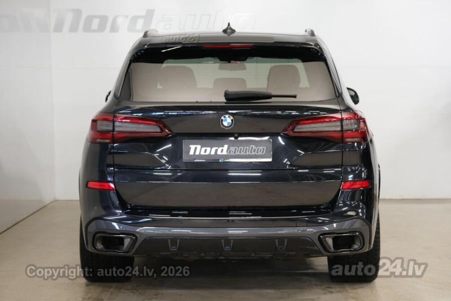 Melns BMW X5 2021 Tallina, ar dzinēja tilpumu 3.00 L un nobraukumu 63 tūkst. km par 59900 €, foto 4 vietnē AUTOMOTO.COM.LV