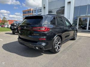 Black BMW X5 2021 in Klaipeda, with an engine capacity of 3.00 L and mileage of 162 thousand km for 48800 €, photo 7 on AUTOMOTO.COM.LV
