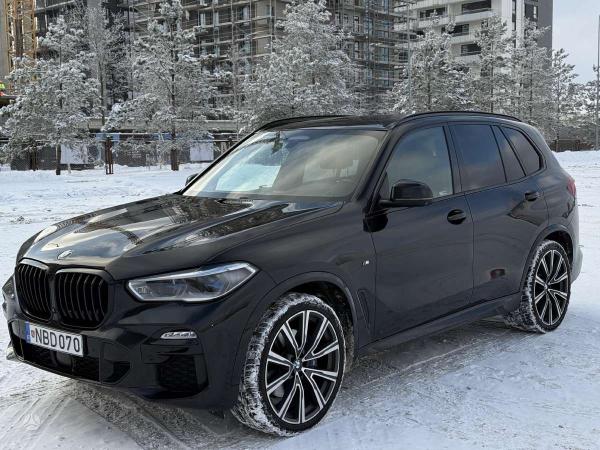 Melns BMW X5 2021 Viļņa, ar dzinēja tilpumu 2.99 L un nobraukumu 127 tūkst. km par 49500 €, foto 2 vietnē AUTOMOTO.COM.LV
