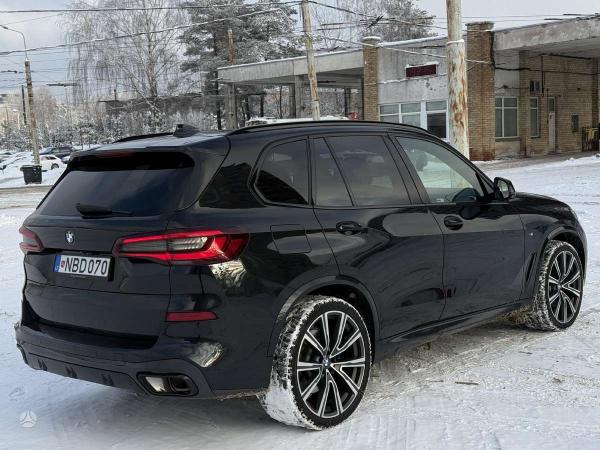 Melns BMW X5 2021 Viļņa, ar dzinēja tilpumu 2.99 L un nobraukumu 127 tūkst. km par 49500 €, foto 4 vietnē AUTOMOTO.COM.LV