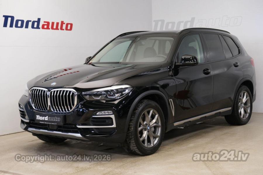 Black BMW X5 2021 in Tallinn, with an engine capacity of 3.00 L and mileage of 99 thousand km for 46900 €, photo 1 on AUTOMOTO.COM.LV