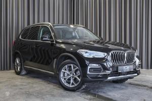 Black BMW X5 2021 in Marijampole, with an engine capacity of 0.00 L and mileage of 184 thousand km for 35950 €, photo  on AUTOMOTO.COM.LV