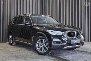 Melns BMW X5 2021 Marijampole, ar dzinēja tilpumu 0.00 L un nobraukumu 184 tūkst. km par 35950 €, foto  vietnē AUTOMOTO.COM.LV