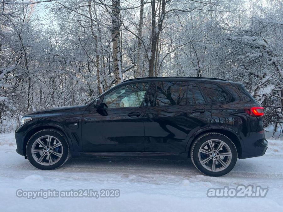 Melns BMW X5 2021 Tallina, ar dzinēja tilpumu 3.00 L un nobraukumu 81 tūkst. km par 62900 €, foto 2 vietnē AUTOMOTO.COM.LV