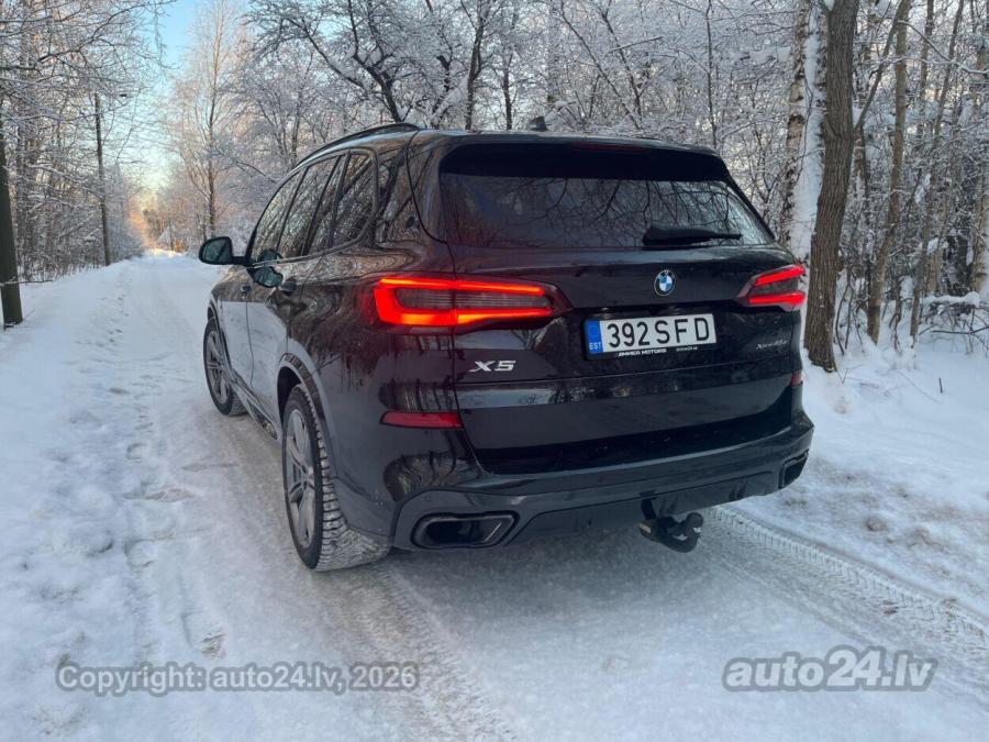 Melns BMW X5 2021 Tallina, ar dzinēja tilpumu 3.00 L un nobraukumu 81 tūkst. km par 62900 €, foto 5 vietnē AUTOMOTO.COM.LV
