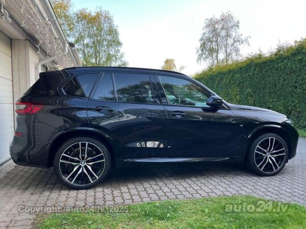 Black BMW X5 2021 in Tallinn, with an engine capacity of 3.00 L and mileage of 81 thousand km for 62900 €, photo 10 on AUTOMOTO.COM.LV