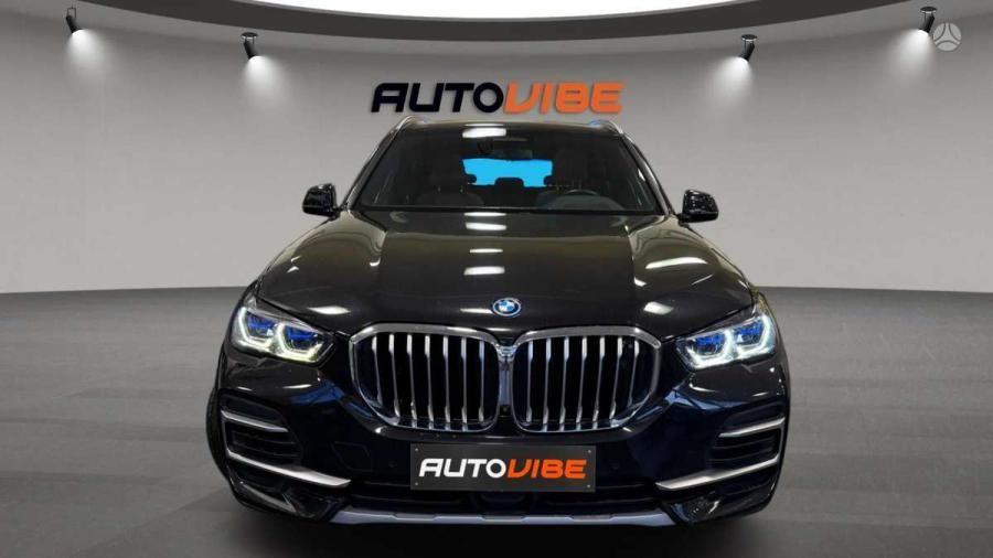 Melns BMW X5 2021 Viļņa, ar dzinēja tilpumu 3.00 L un nobraukumu 105 tūkst. km par 53666 €, foto 3 vietnē AUTOMOTO.COM.LV