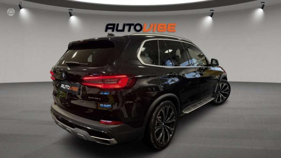 Melns BMW X5 2021 Viļņa, ar dzinēja tilpumu 3.00 L un nobraukumu 105 tūkst. km par 53666 €, foto 5 vietnē AUTOMOTO.COM.LV