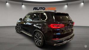 Melns BMW X5 2021 Viļņa, ar dzinēja tilpumu 3.00 L un nobraukumu 105 tūkst. km par 53666 €, foto 7 vietnē AUTOMOTO.COM.LV
