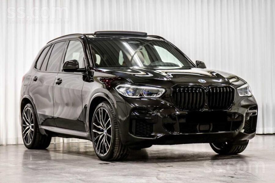 Black BMW X5 2021 in Tukums, with an engine capacity of 3.00 L and mileage of 0 thousand km for 49990 €, photo 2 on AUTOMOTO.COM.LV