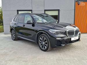 Black BMW X5 2021 in Vilnius, with an engine capacity of 3.00 L and mileage of 138 thousand km for 46900 €, photo 2 on AUTOMOTO.COM.LV