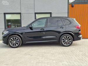 Black BMW X5 2021 in Vilnius, with an engine capacity of 3.00 L and mileage of 138 thousand km for 46900 €, photo 5 on AUTOMOTO.COM.LV