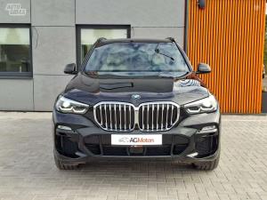 Black BMW X5 2021 in Vilnius, with an engine capacity of 3.00 L and mileage of 138 thousand km for 46900 €, photo 8 on AUTOMOTO.COM.LV