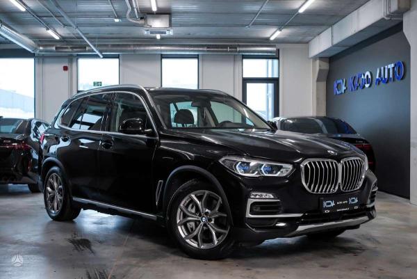 Melns BMW X5 2021 Kauņa, ar dzinēja tilpumu 3.00 L un nobraukumu 184 tūkst. km par 35950 €, foto 1 vietnē AUTOMOTO.COM.LV