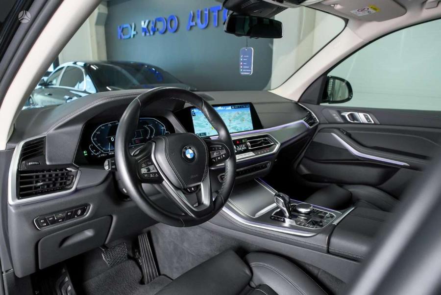 Black BMW X5 2021 in Kaunas, with an engine capacity of 3.00 L and mileage of 184 thousand km for 35950 €, photo 23 on AUTOMOTO.COM.LV