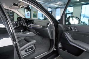 Black BMW X5 2021 in Kaunas, with an engine capacity of 3.00 L and mileage of 184 thousand km for 35950 €, photo 37 on AUTOMOTO.COM.LV