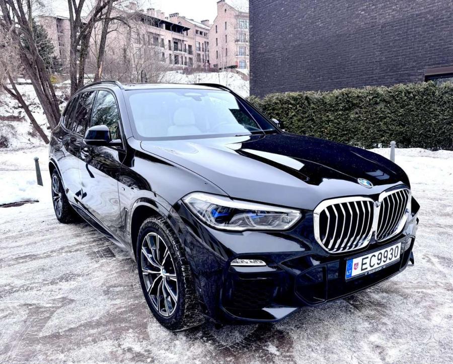 Melns BMW X5 2021 Viļņa, ar dzinēja tilpumu 3.00 L un nobraukumu 75 tūkst. km par 56900 €, foto 5 vietnē AUTOMOTO.COM.LV