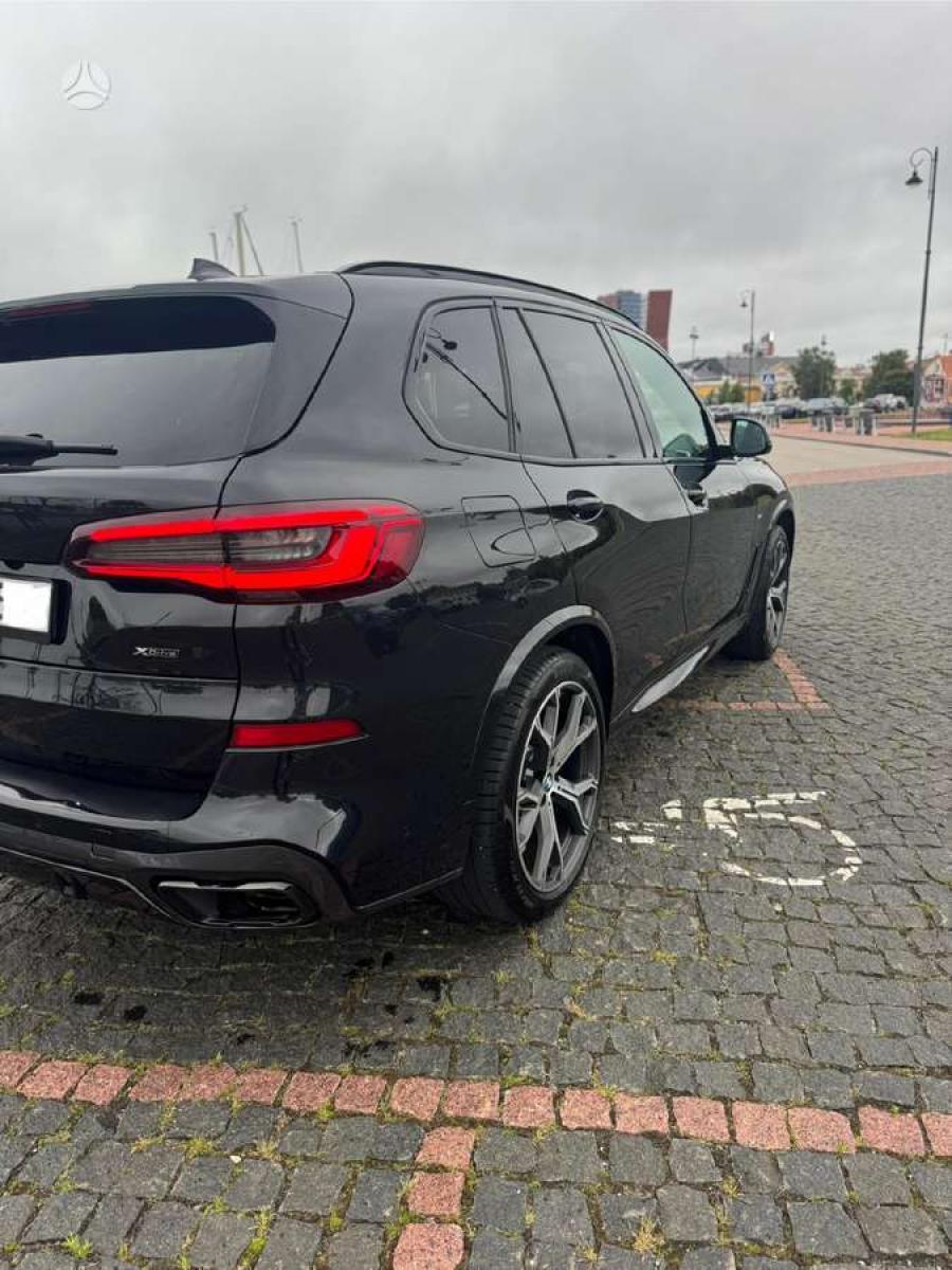Black BMW X5 2021 in Kaunas, with an engine capacity of 3.00 L and mileage of 62 thousand km for 44400 €, photo 8 on AUTOMOTO.COM.LV