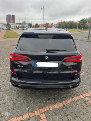Black BMW X5 2021 in Kaunas, with an engine capacity of 3.00 L and mileage of 62 thousand km for 44400 €, photo 9 on AUTOMOTO.COM.LV