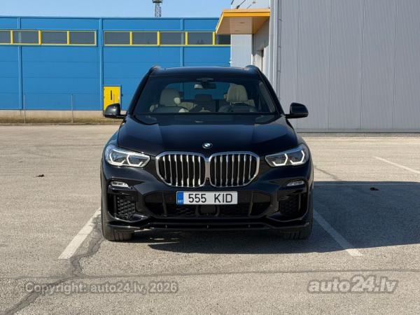 Black BMW X5 2021 in Tallinn, with an engine capacity of 3.00 L and mileage of 83 thousand km for 61900 €, photo 2 on AUTOMOTO.COM.LV