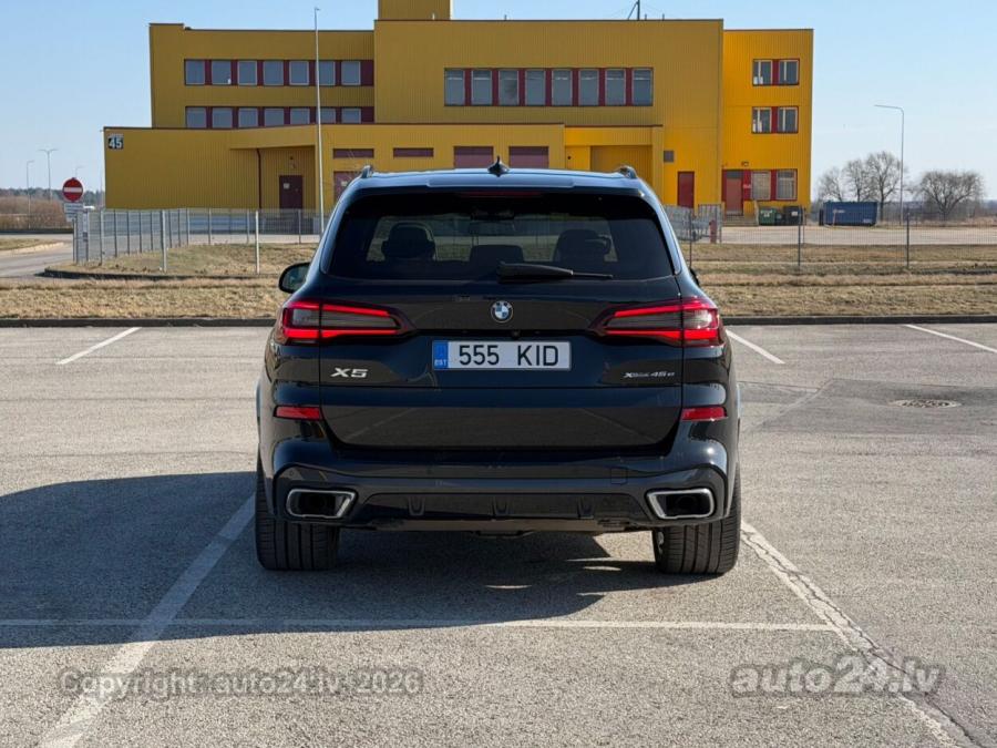 Black BMW X5 2021 in Tallinn, with an engine capacity of 3.00 L and mileage of 83 thousand km for 61900 €, photo 4 on AUTOMOTO.COM.LV