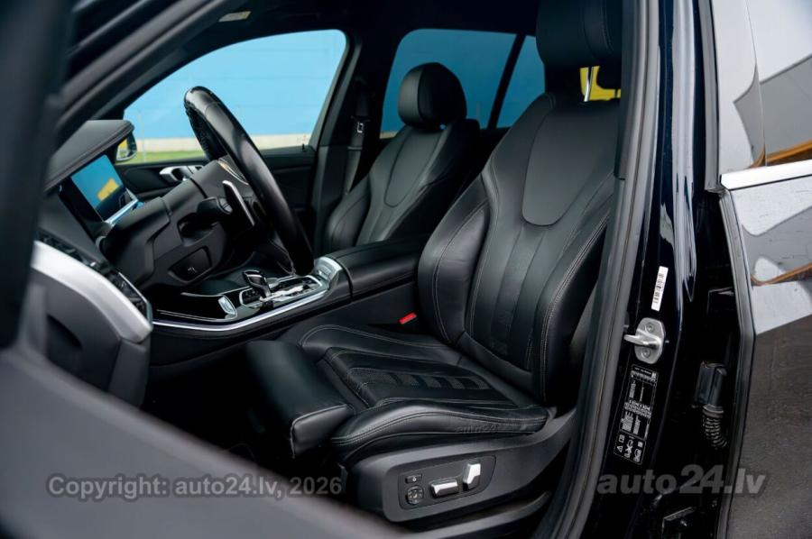 Black BMW X5 2021 in Tallinn, with an engine capacity of 3.00 L and mileage of 118 thousand km for 49000 €, photo 7 on AUTOMOTO.COM.LV