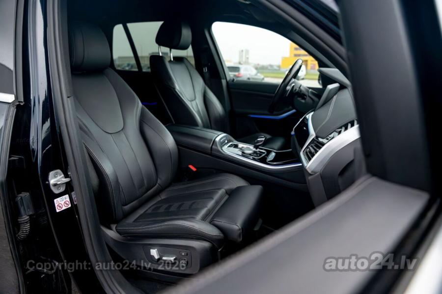 Black BMW X5 2021 in Tallinn, with an engine capacity of 3.00 L and mileage of 118 thousand km for 49000 €, photo 10 on AUTOMOTO.COM.LV