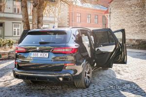 Black BMW X5 2021 in Tallinn, with an engine capacity of 3.00 L and mileage of 114 thousand km for 57000 €, photo 5 on AUTOMOTO.COM.LV