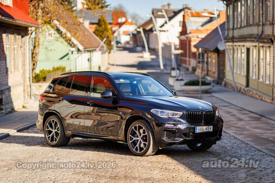Black BMW X5 2021 in Tallinn, with an engine capacity of 3.00 L and mileage of 114 thousand km for 57000 €, photo 18 on AUTOMOTO.COM.LV