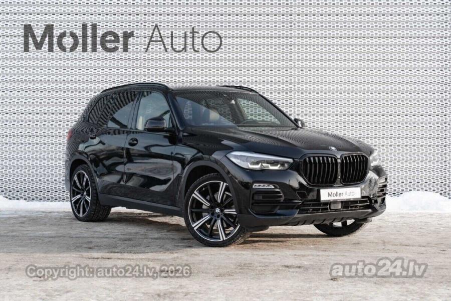 Black BMW X5 2021 in Riga, with an engine capacity of 3.00 L and mileage of 136 thousand km for 42671 €, photo 3 on AUTOMOTO.COM.LV