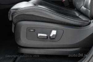 Black BMW X5 2021 in Riga, with an engine capacity of 3.00 L and mileage of 136 thousand km for 42671 €, photo 11 on AUTOMOTO.COM.LV