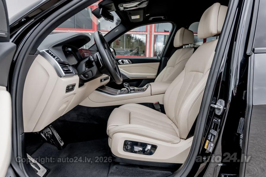 Melns BMW X5 2021 Pērnava, ar dzinēja tilpumu 3.00 L un nobraukumu 124 tūkst. km par 47490 €, foto 10 vietnē AUTOMOTO.COM.LV
